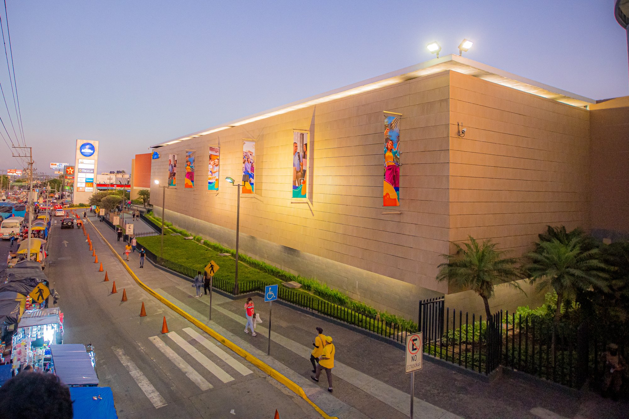 PLAZA MUNDO SOYAPANGO